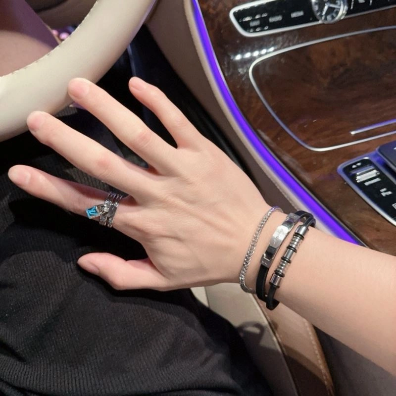 Exact replica Cartier Bracelets