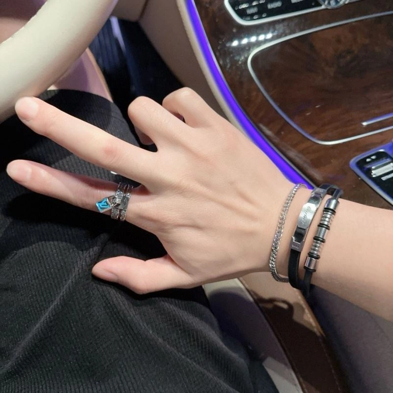 Exact replica Cartier Bracelets