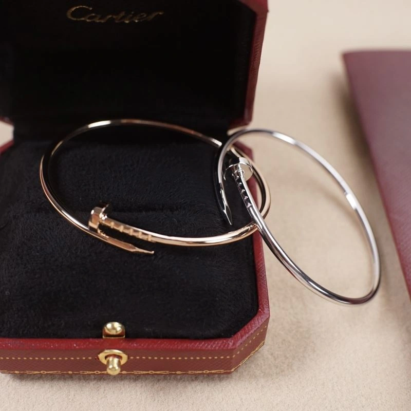 Low-cost Cartier Bracelets