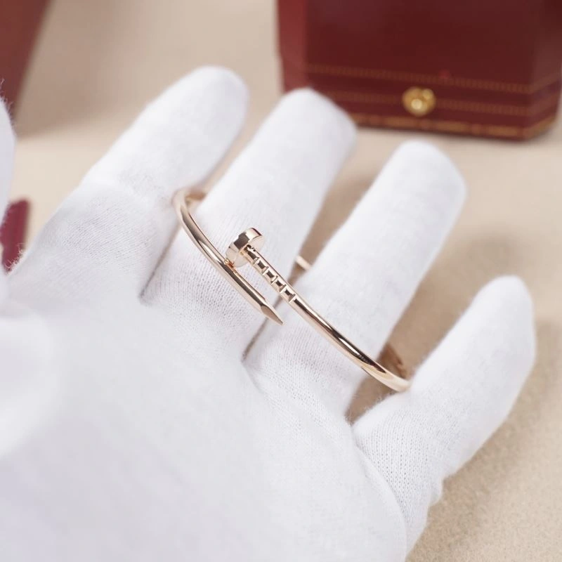 Low-cost Cartier Bracelets