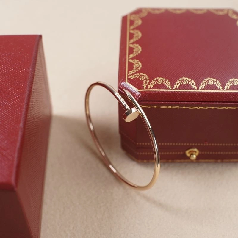 Low-cost Cartier Bracelets
