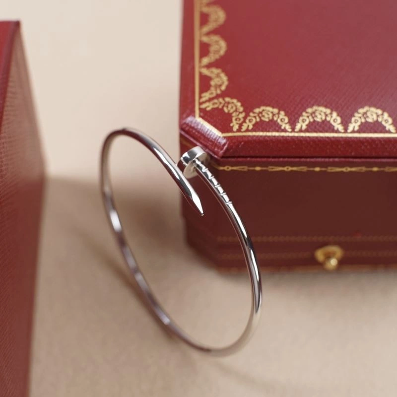 Low-cost Cartier Bracelets