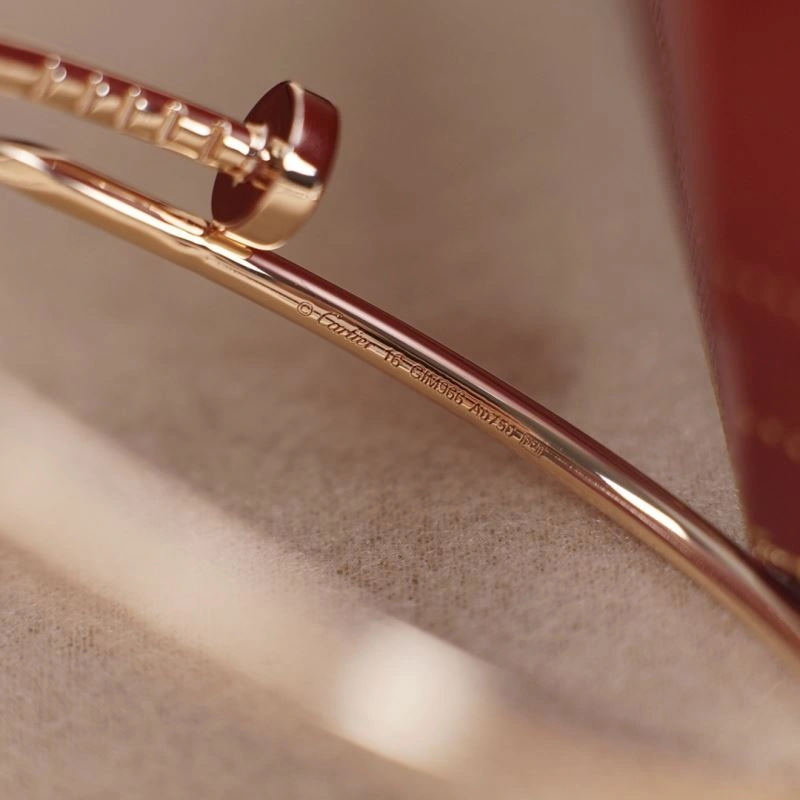 Low-cost Cartier Bracelets