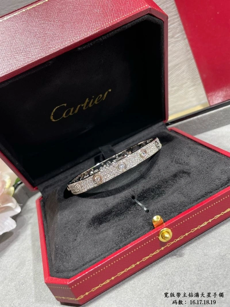 Low-cost Cartier Bracelets