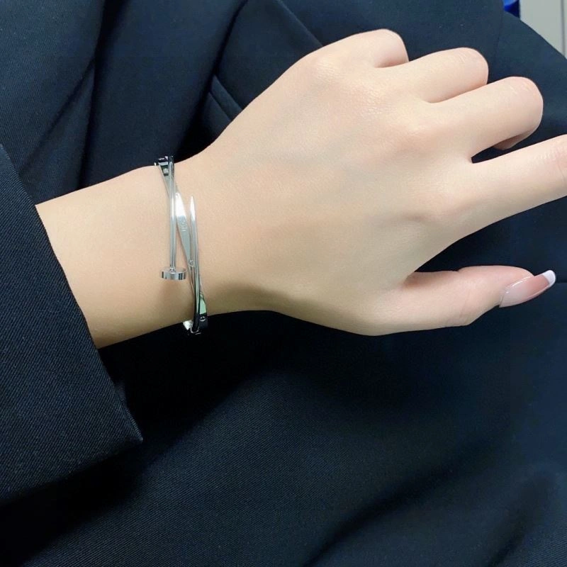 1:1 copy Cartier Bracelets