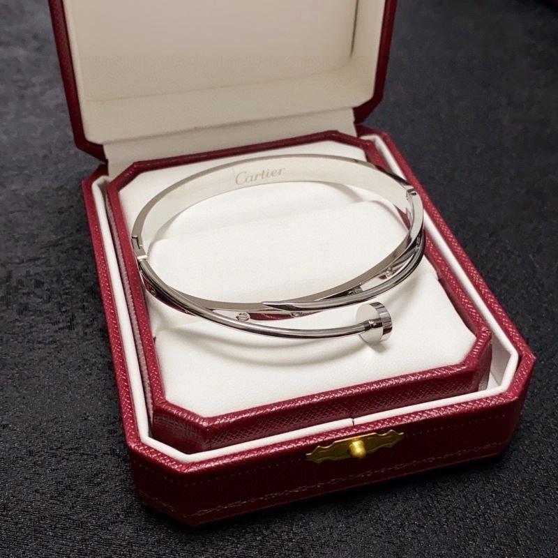 1:1 copy Cartier Bracelets