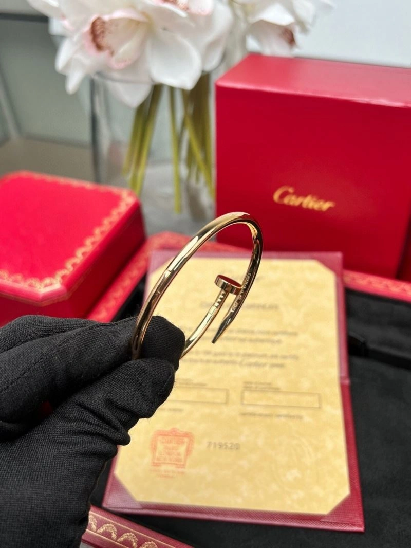 High accuracy Cartier Bracelets