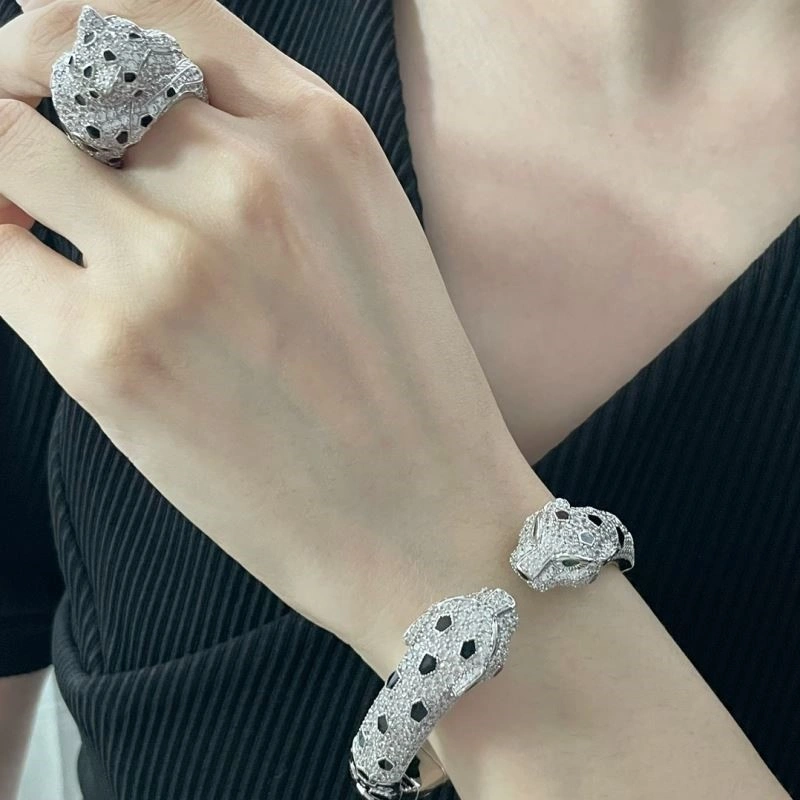 Low-cost Cartier Bracelets