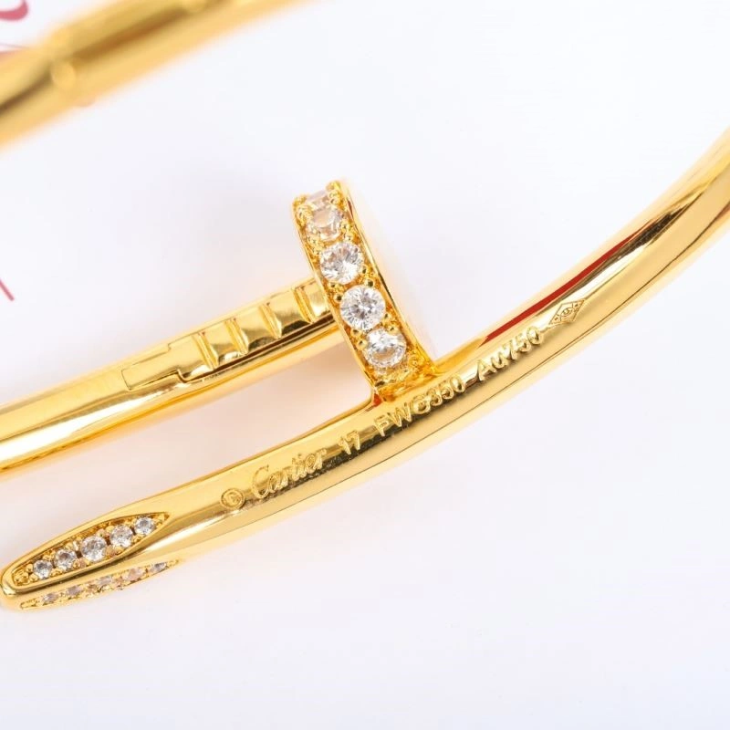 Low-cost Cartier Bracelets