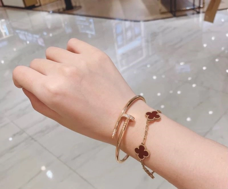 Accurate model Cartier Bracelets