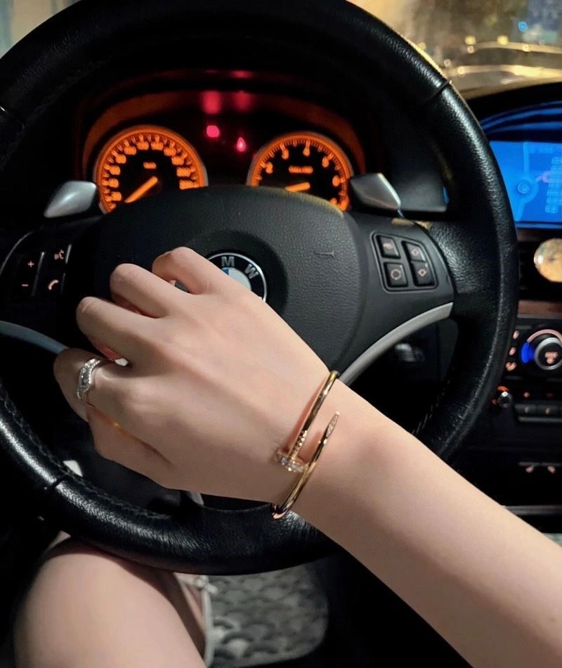 Accurate model Cartier Bracelets