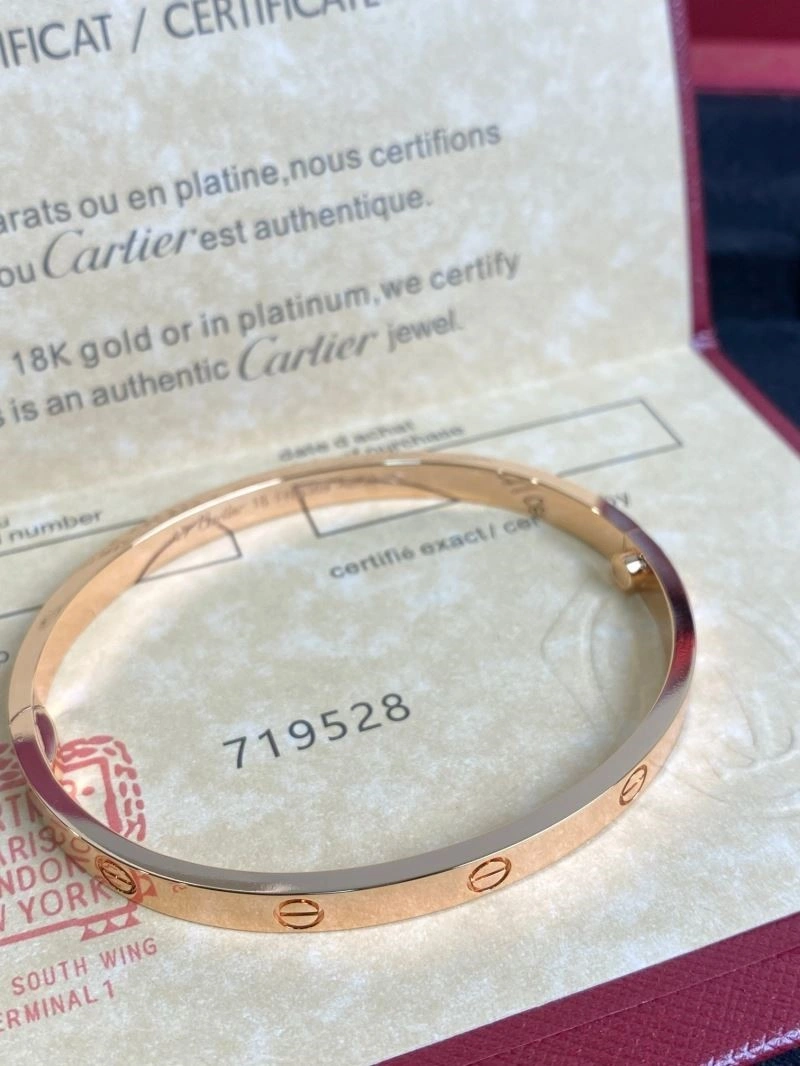 Low-cost Cartier Bracelets