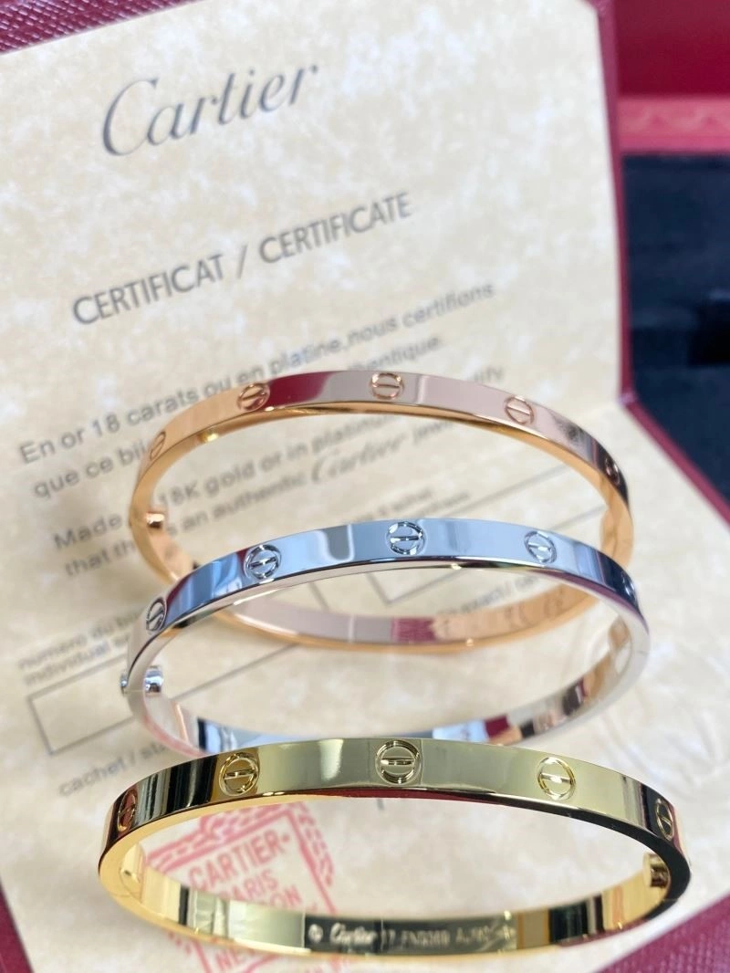 Low-cost Cartier Bracelets