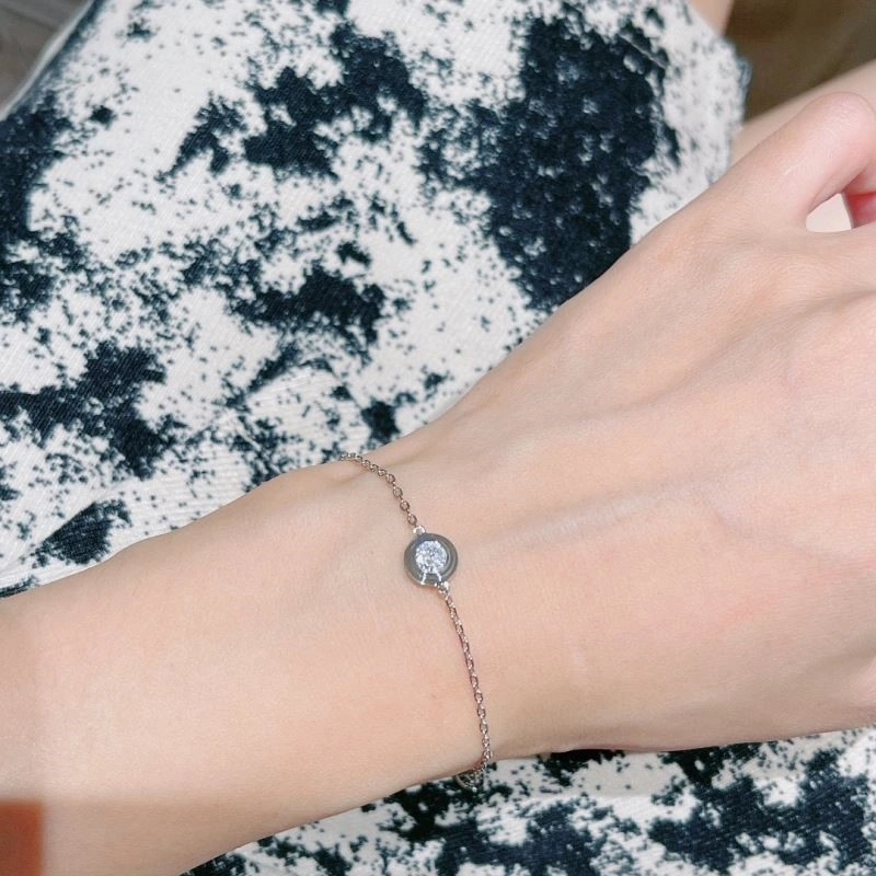 Low-cost Cartier Bracelets