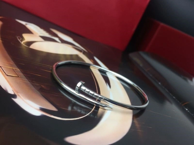 Accurate model Cartier Bracelets