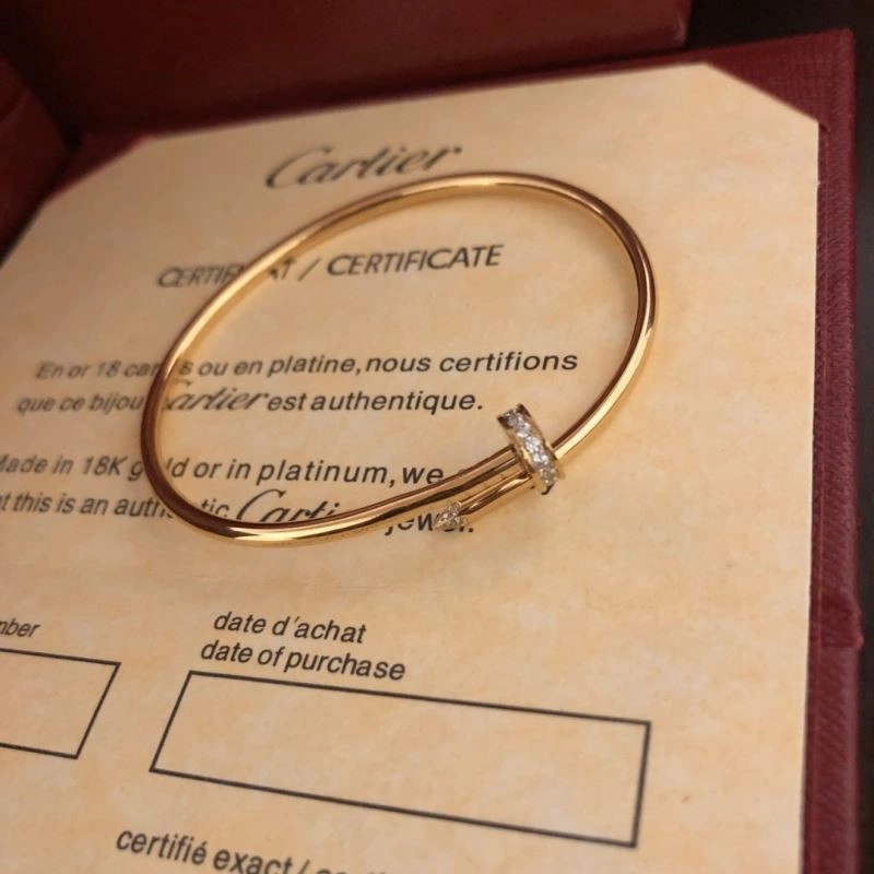 Low-cost Cartier Bracelets