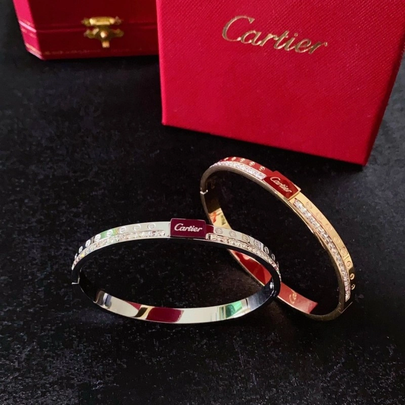 1:1 copy Cartier Bracelets