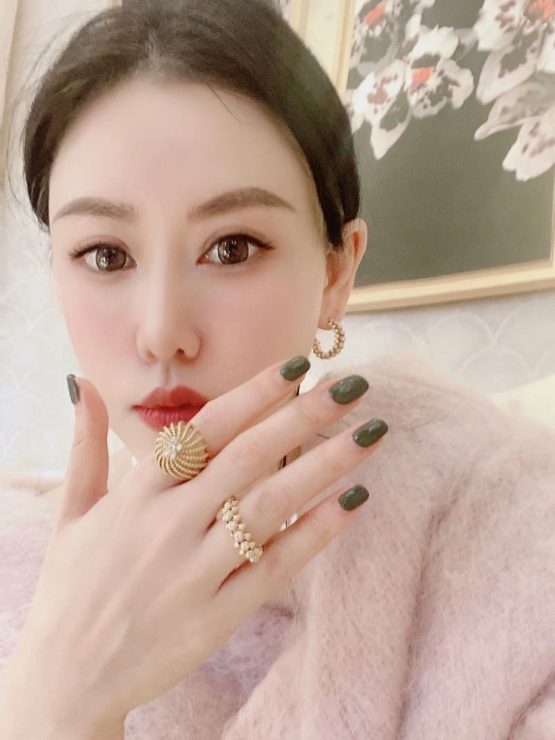 Perfect replica Cartier Earrings