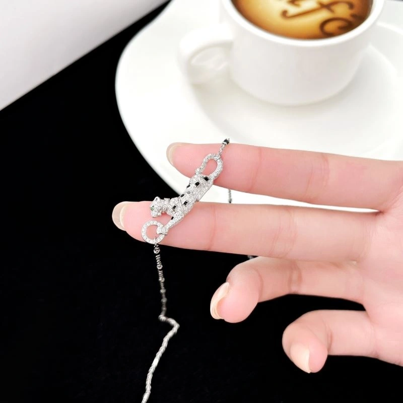 Perfect replica Cartier Necklaces