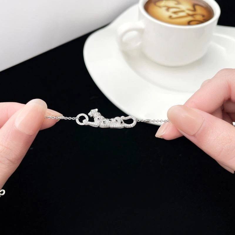Perfect replica Cartier Necklaces