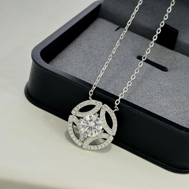 Exact replica Cartier Necklaces