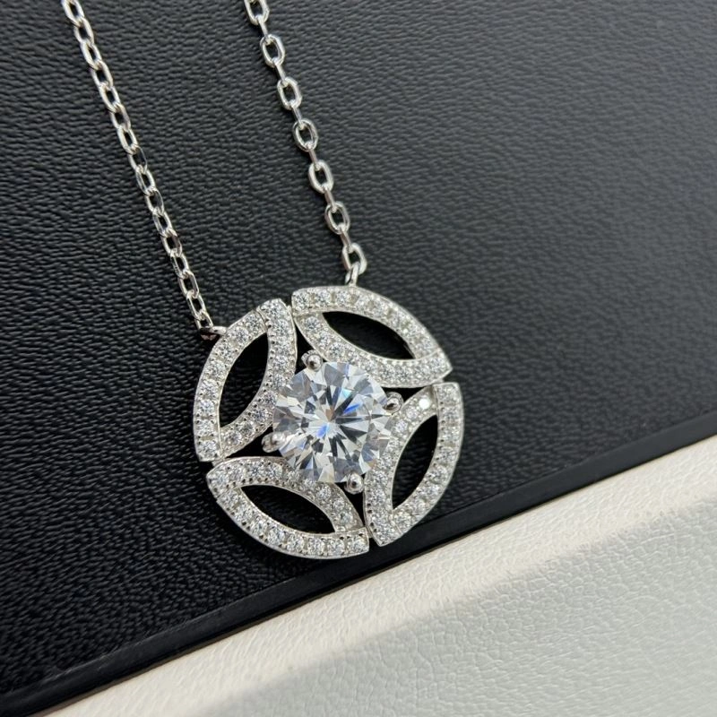 Exact replica Cartier Necklaces