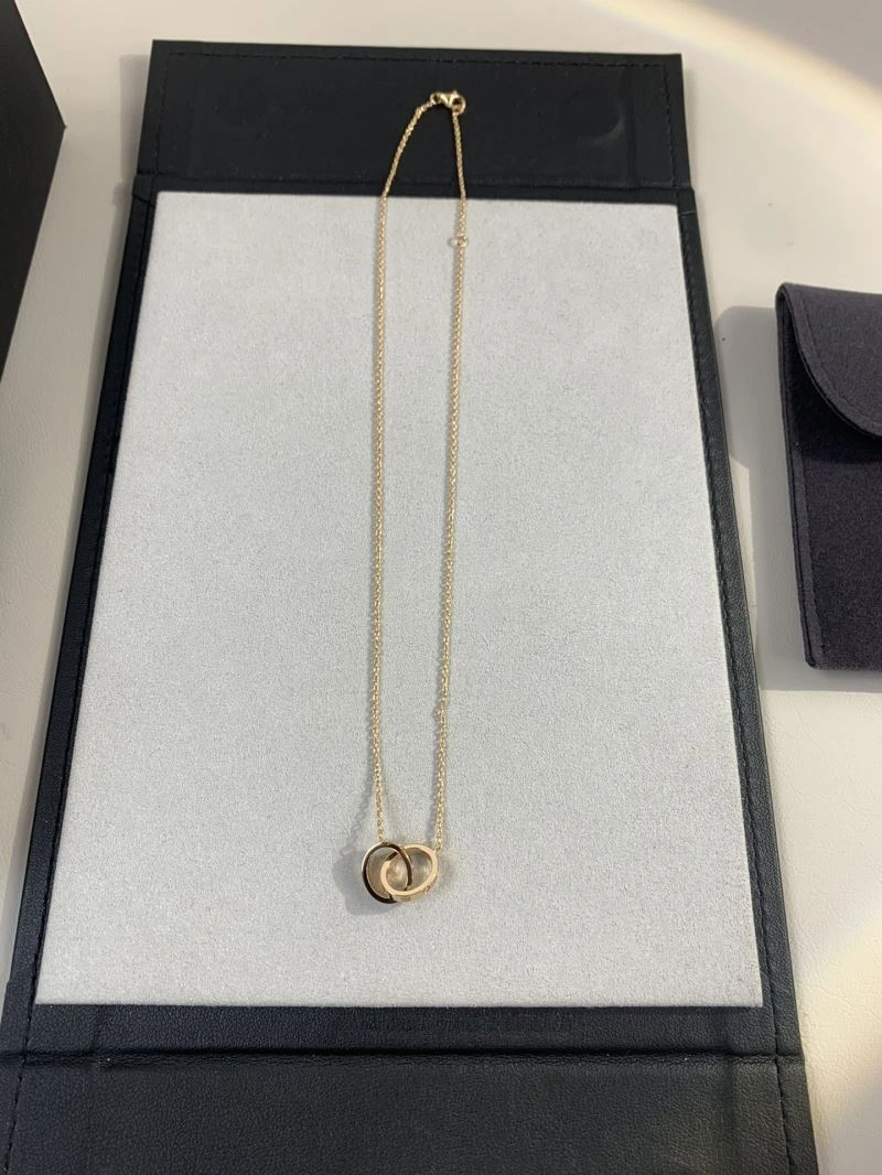 Cut-rate Cartier Necklaces