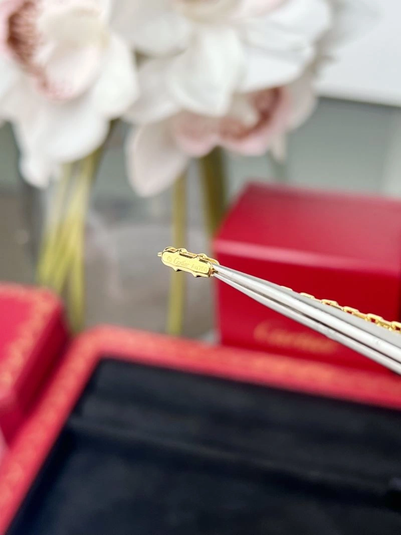Cut-rate Cartier Necklaces