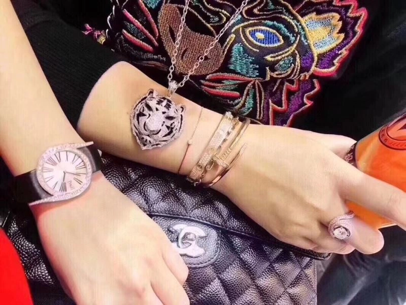 Legit Cartier Necklaces