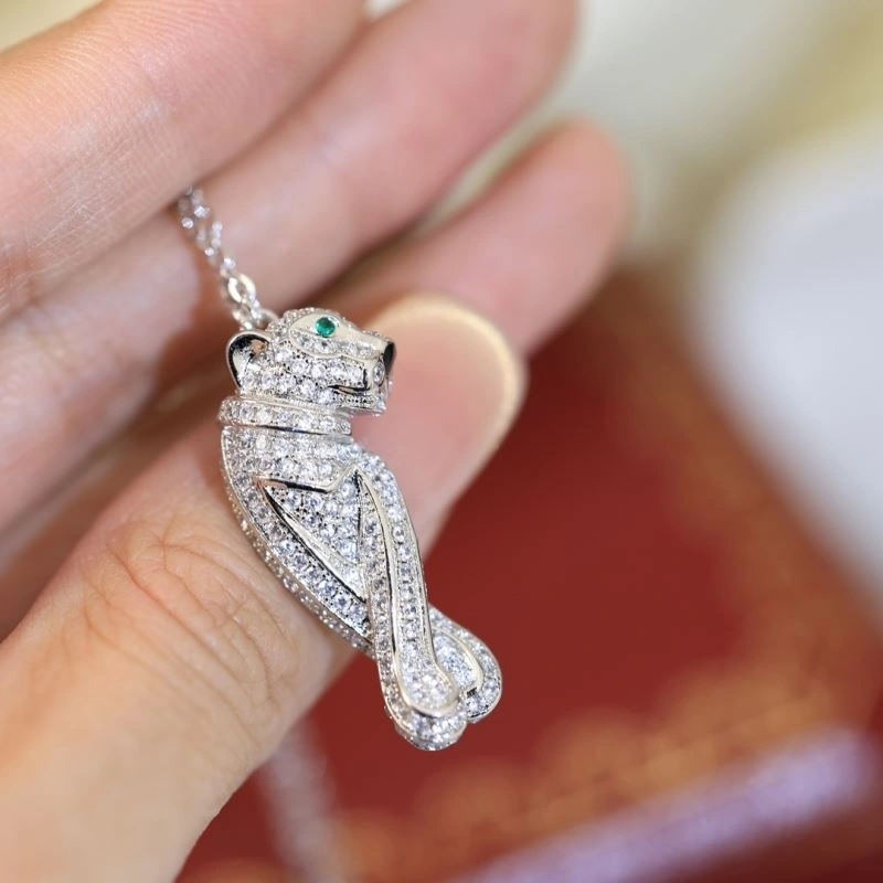 Top mirror Cartier Necklaces