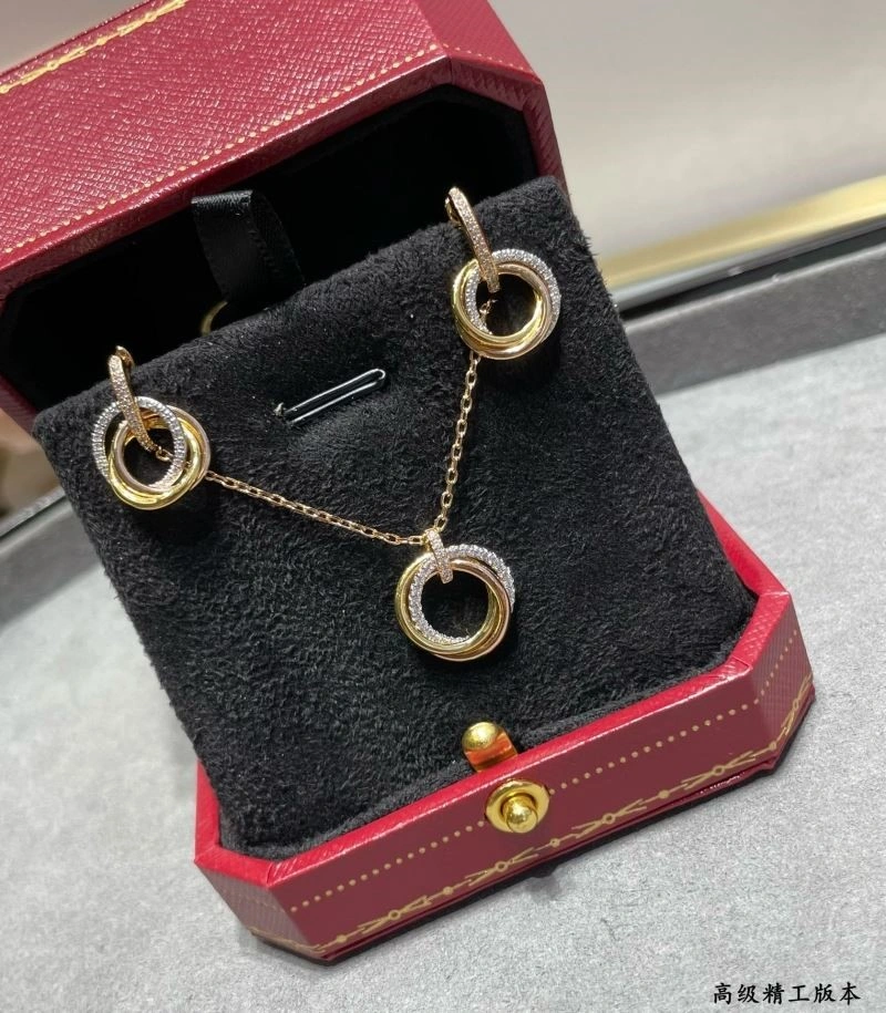 Brand-authenticated Cartier Necklaces