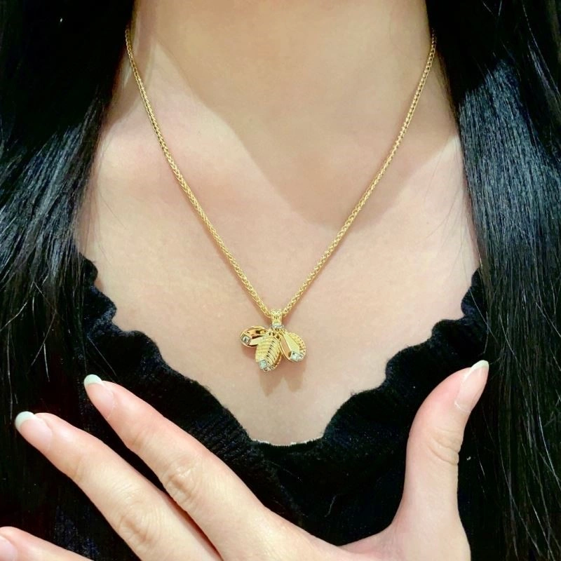 Cut-rate Cartier Necklaces