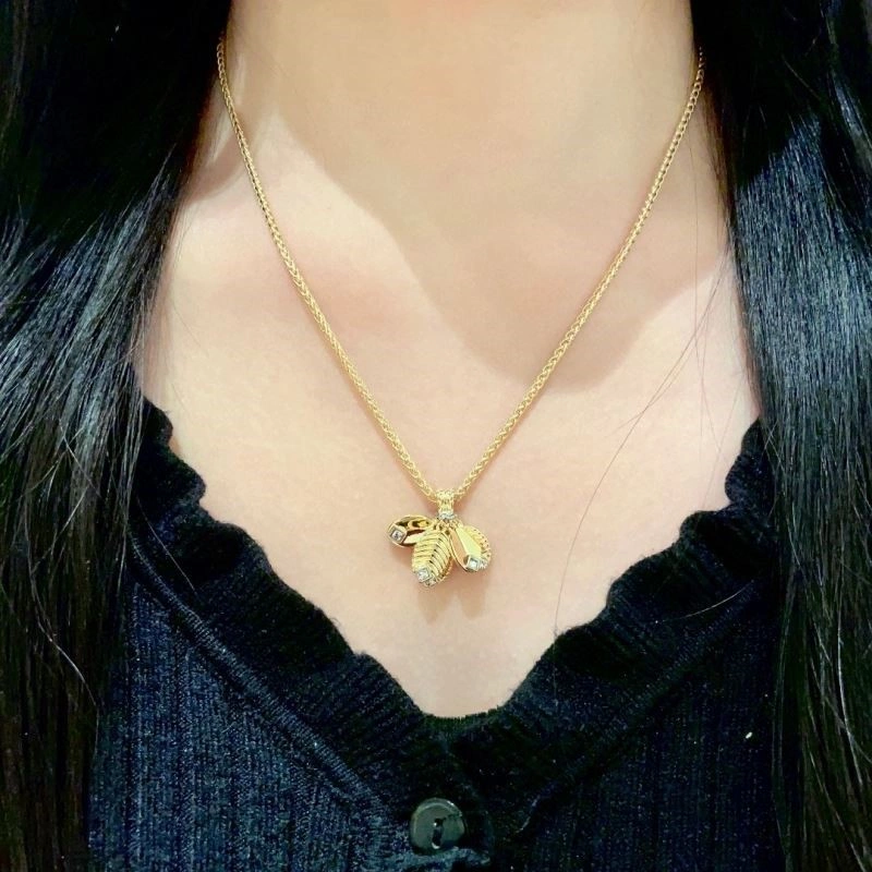 Cut-rate Cartier Necklaces