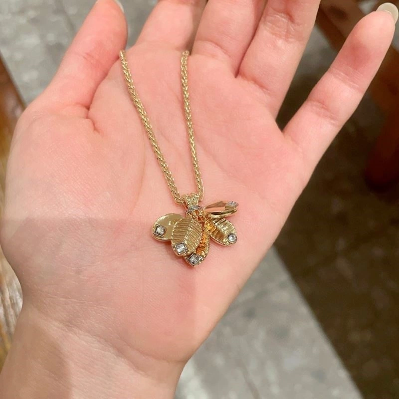 Cut-rate Cartier Necklaces