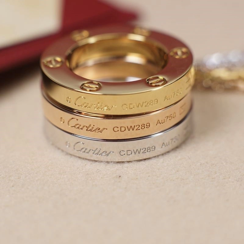 Cut-rate Cartier Necklaces