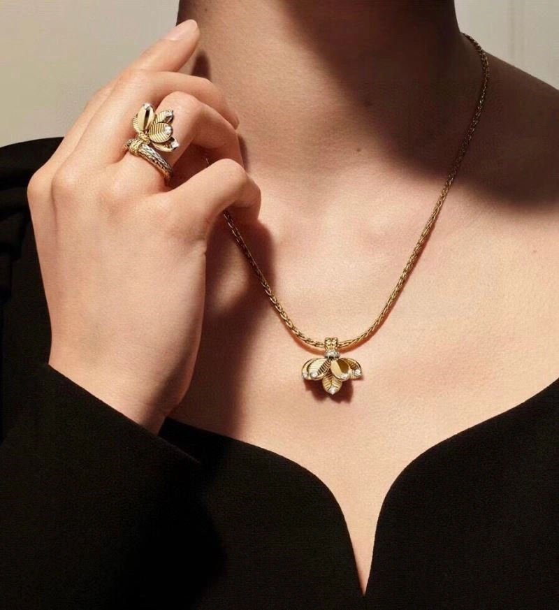 Inexpensive Cartier Necklaces