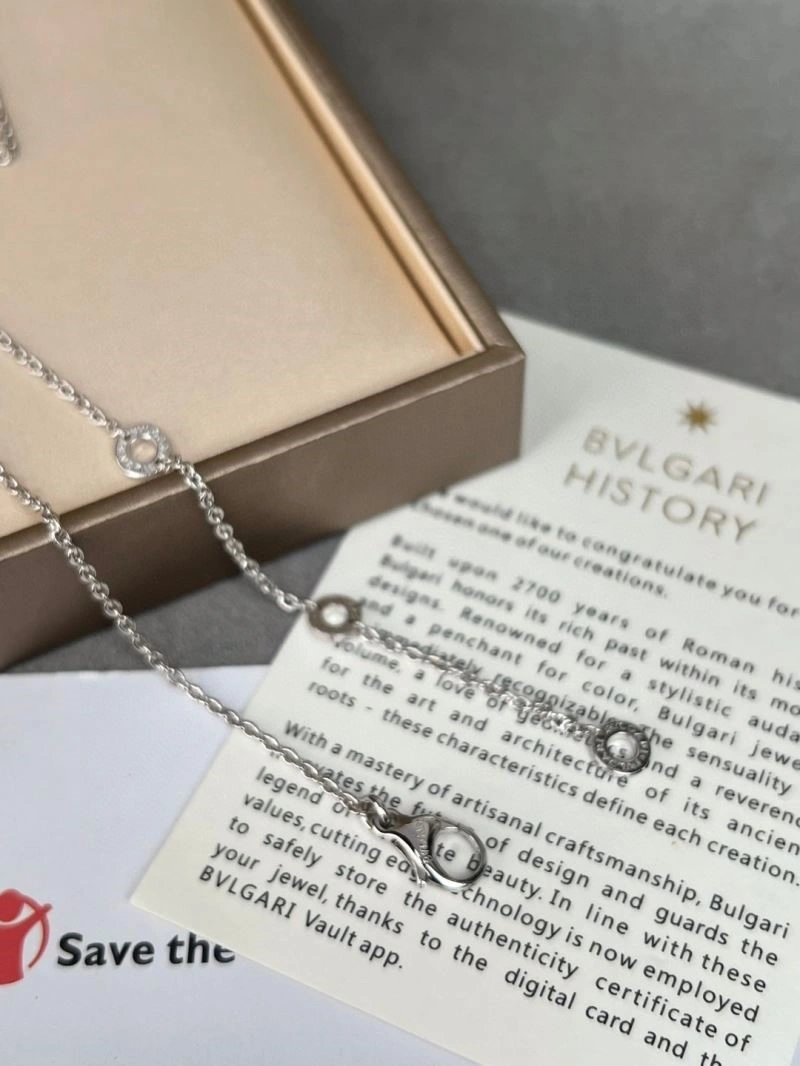 Top mirror Cartier Necklaces