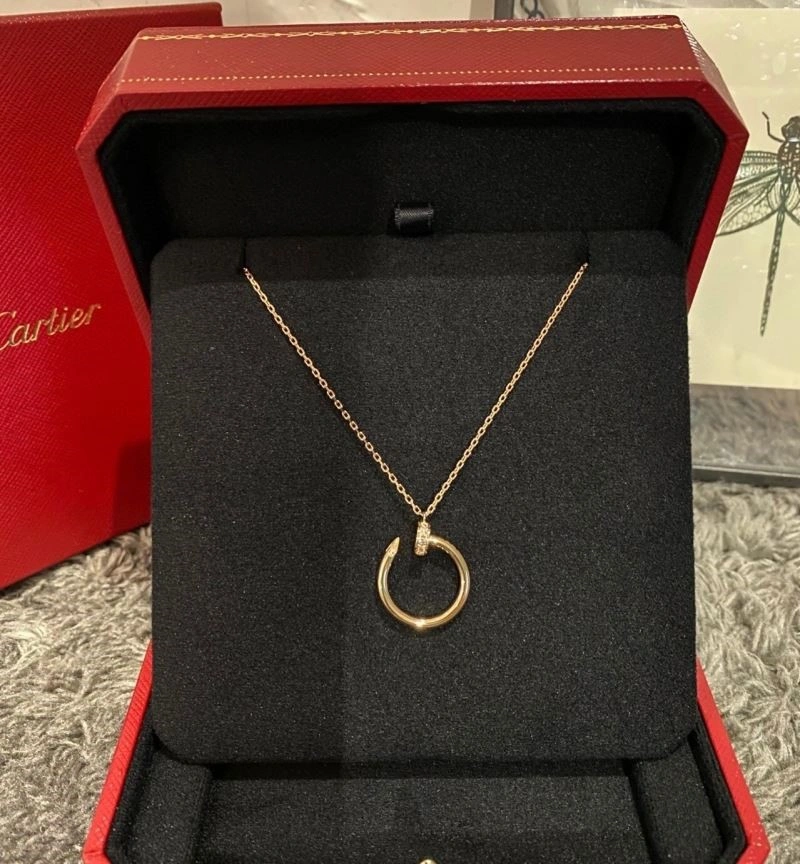 Brand-authenticated Cartier Necklaces