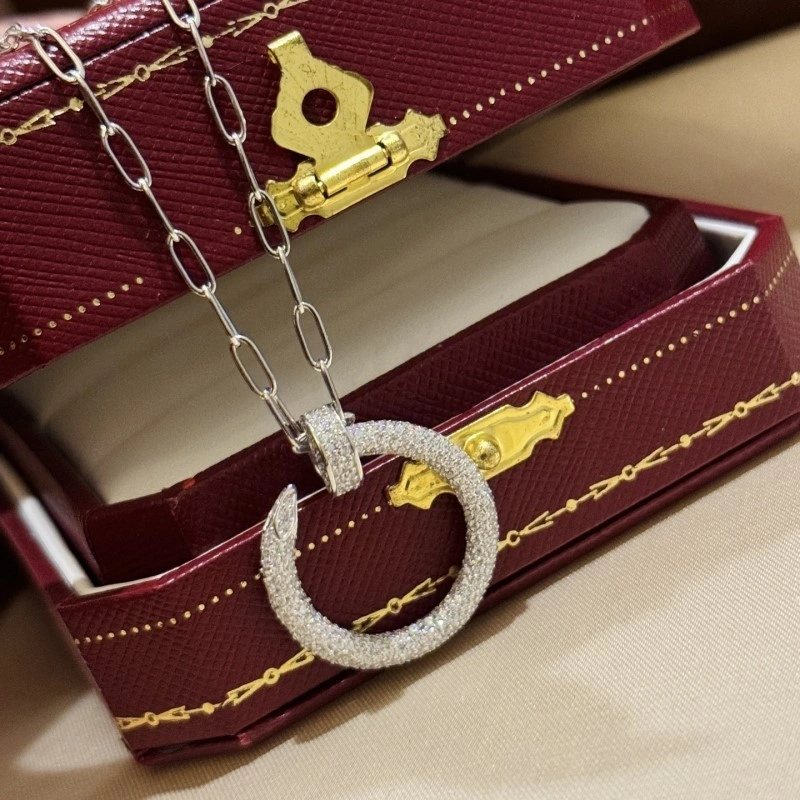 Low-cost Cartier Necklaces