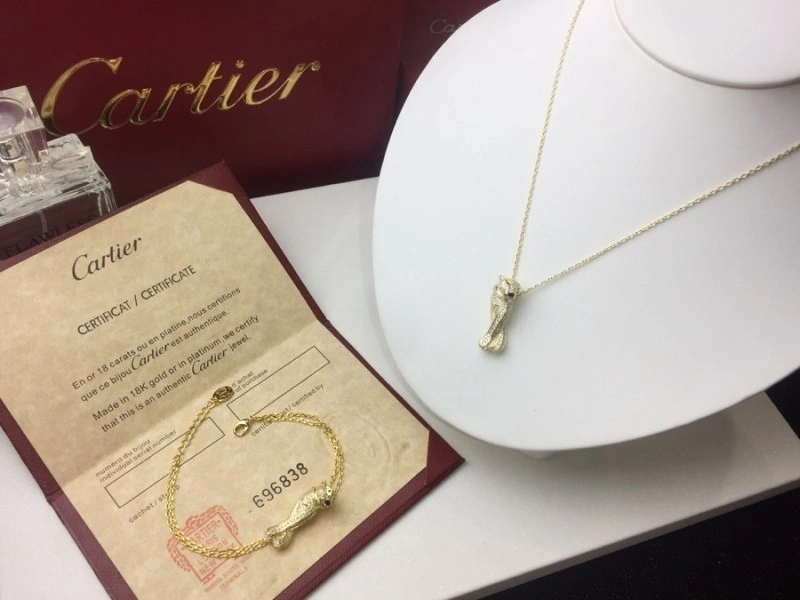 Top mirror Cartier Necklaces