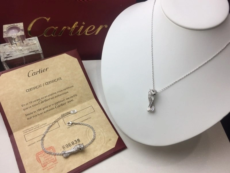 Top mirror Cartier Necklaces