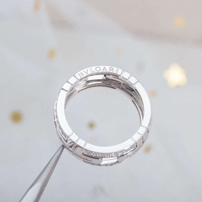 Indistinguishable Cartier Rings