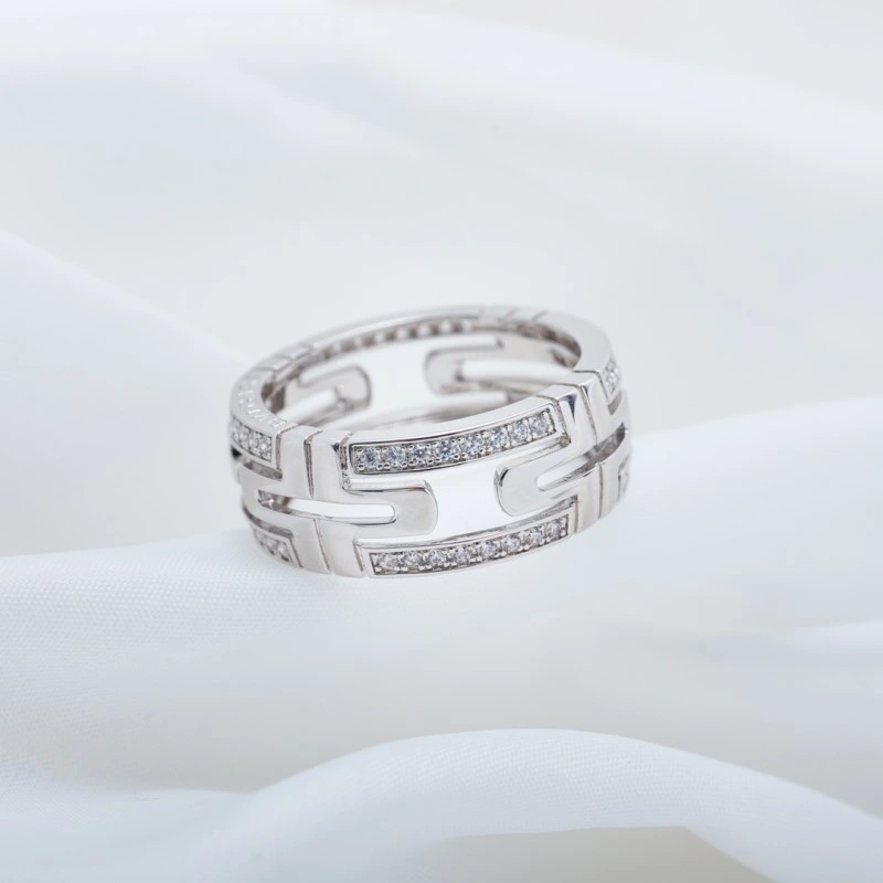 Indistinguishable Cartier Rings