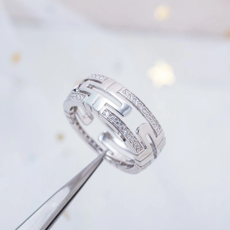 Indistinguishable Cartier Rings