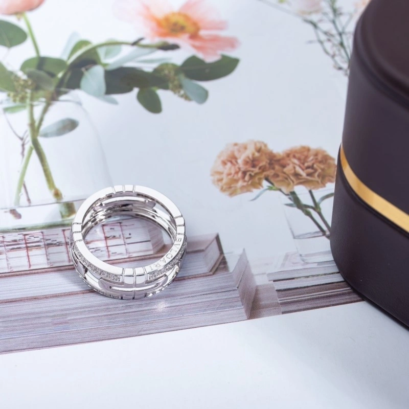 Indistinguishable Cartier Rings