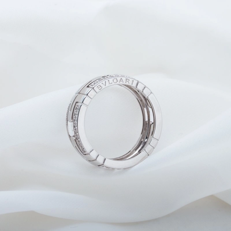 Indistinguishable Cartier Rings