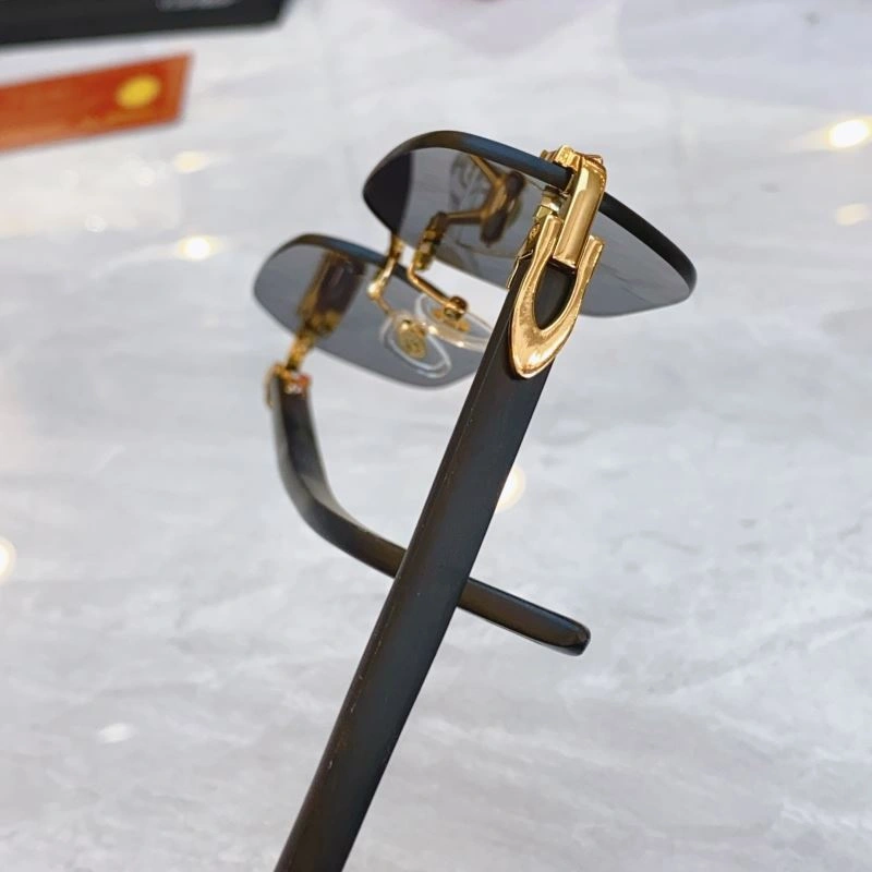 Top mirror Cartier Sunglasses