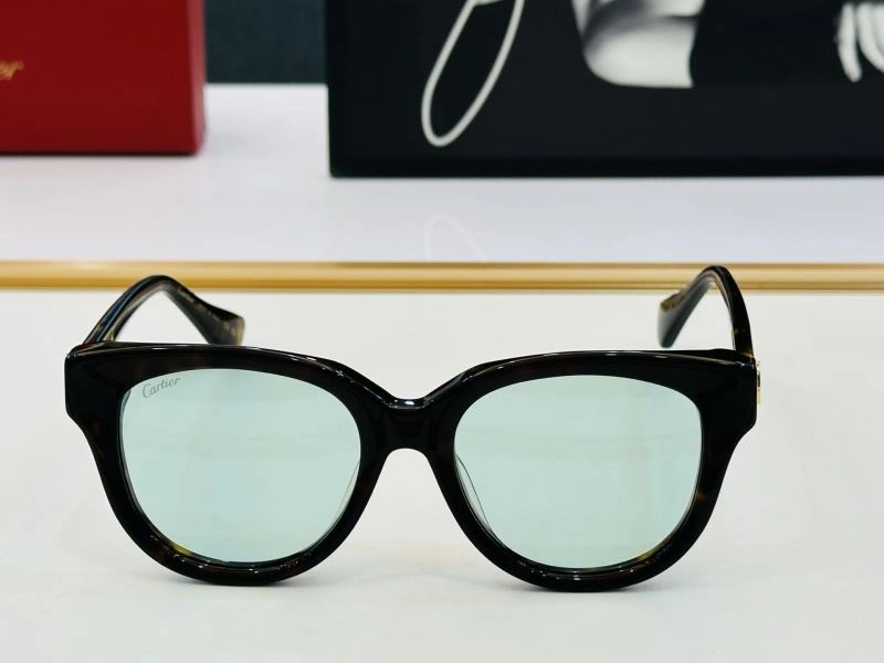 Top mirror Cartier Sunglasses