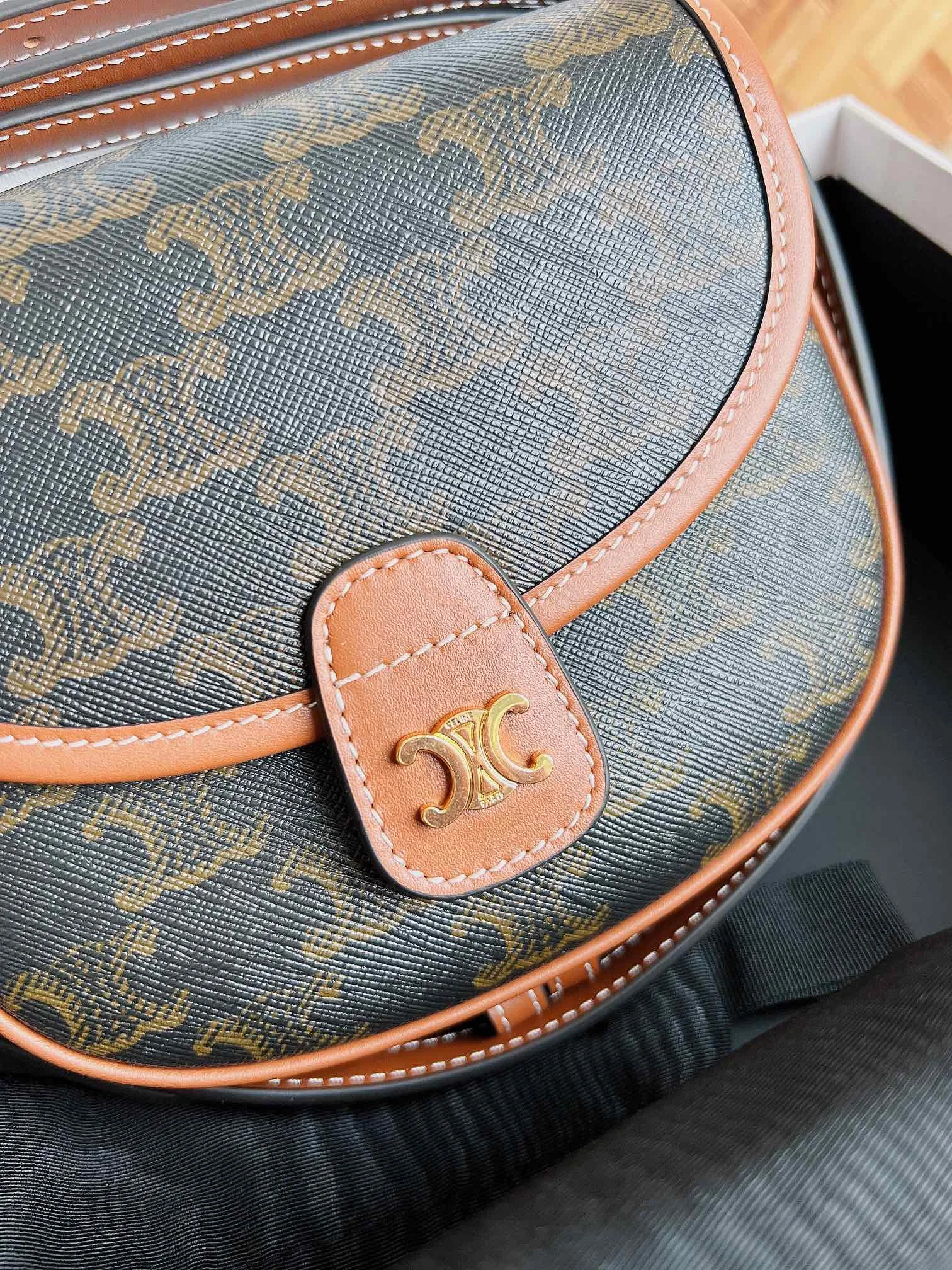 Perfect replica Celine Besace Bags