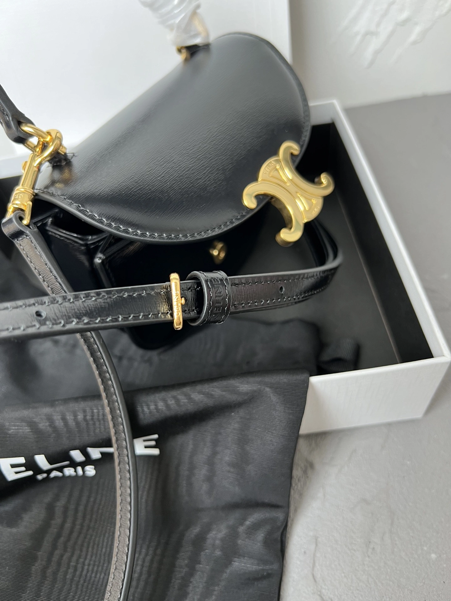 Bargain Celine Besace Bags